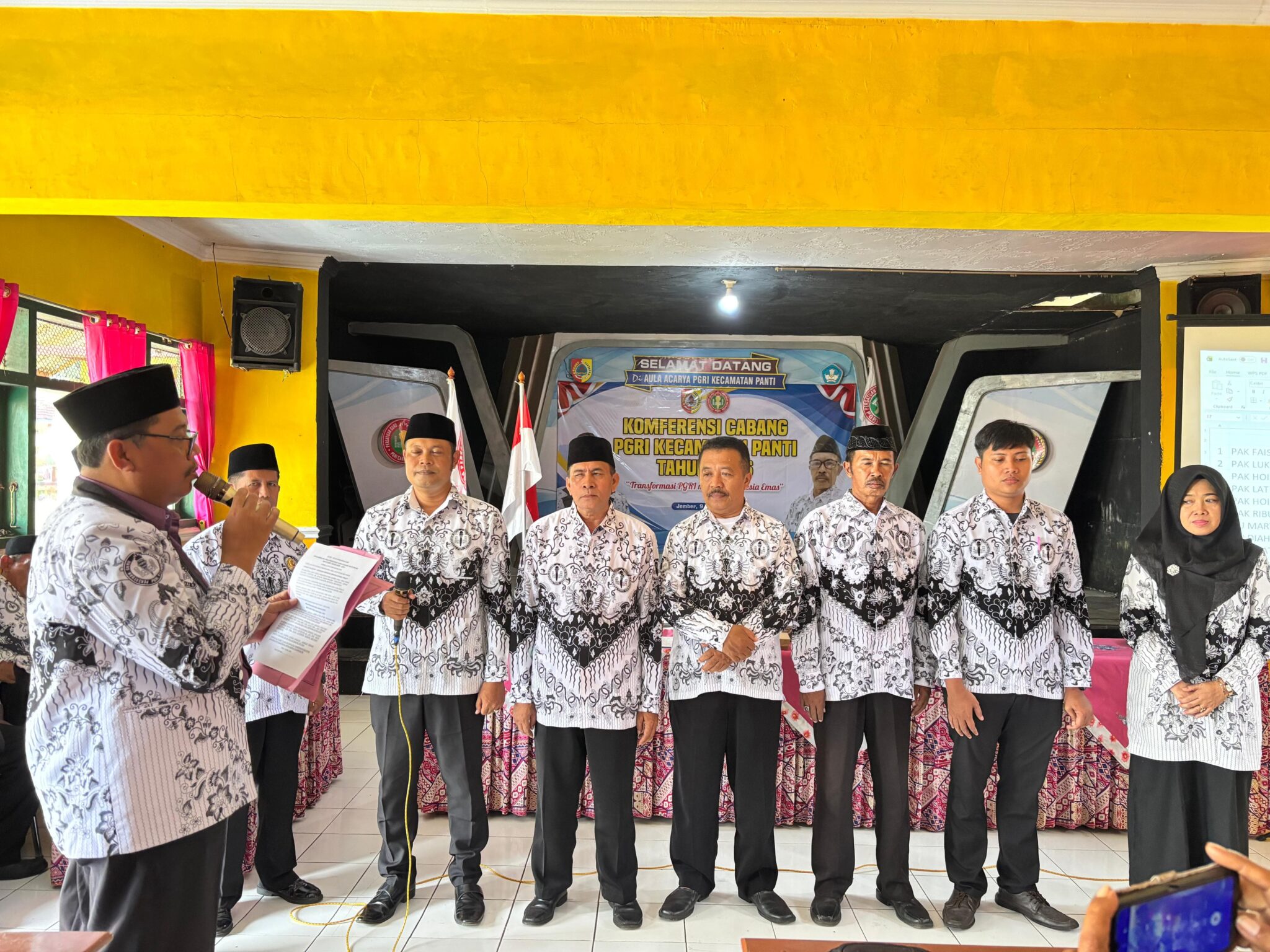 Guru Panti Kompak, Faisol Amirulloh Jadi Ketua PGRI 2026-2031 - Detail News